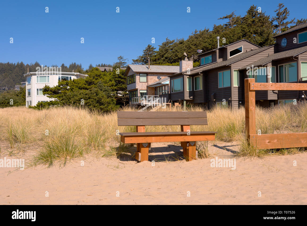 Canon beach houses on the Oregon coast Stock Photo - Alamy
