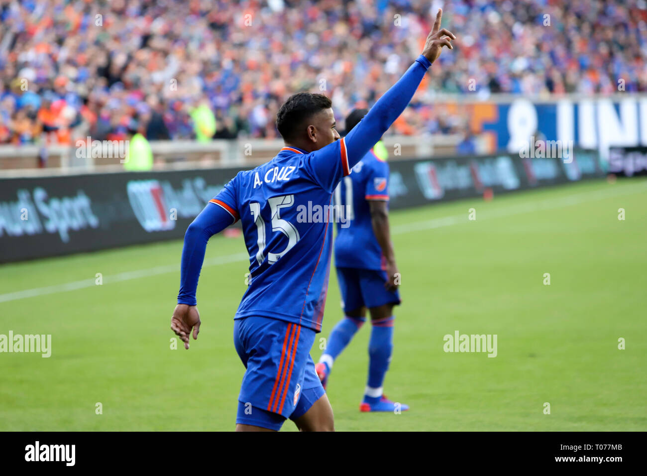 Fc cincinnati crowd hi-res stock photography and images - Alamy
