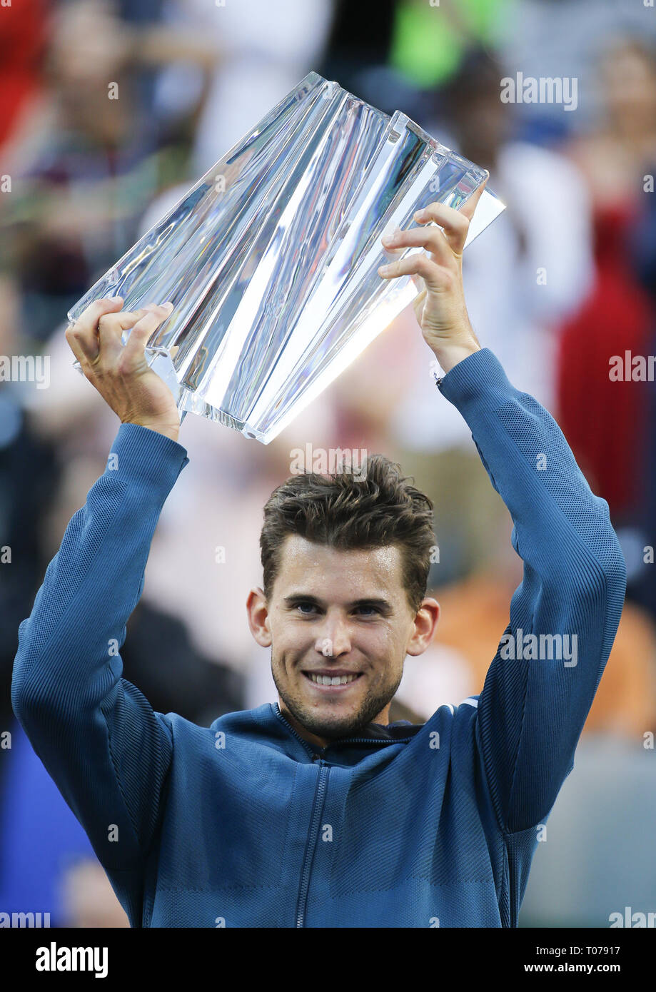 Poses with roger federer hi-res stock photography and images - Alamy