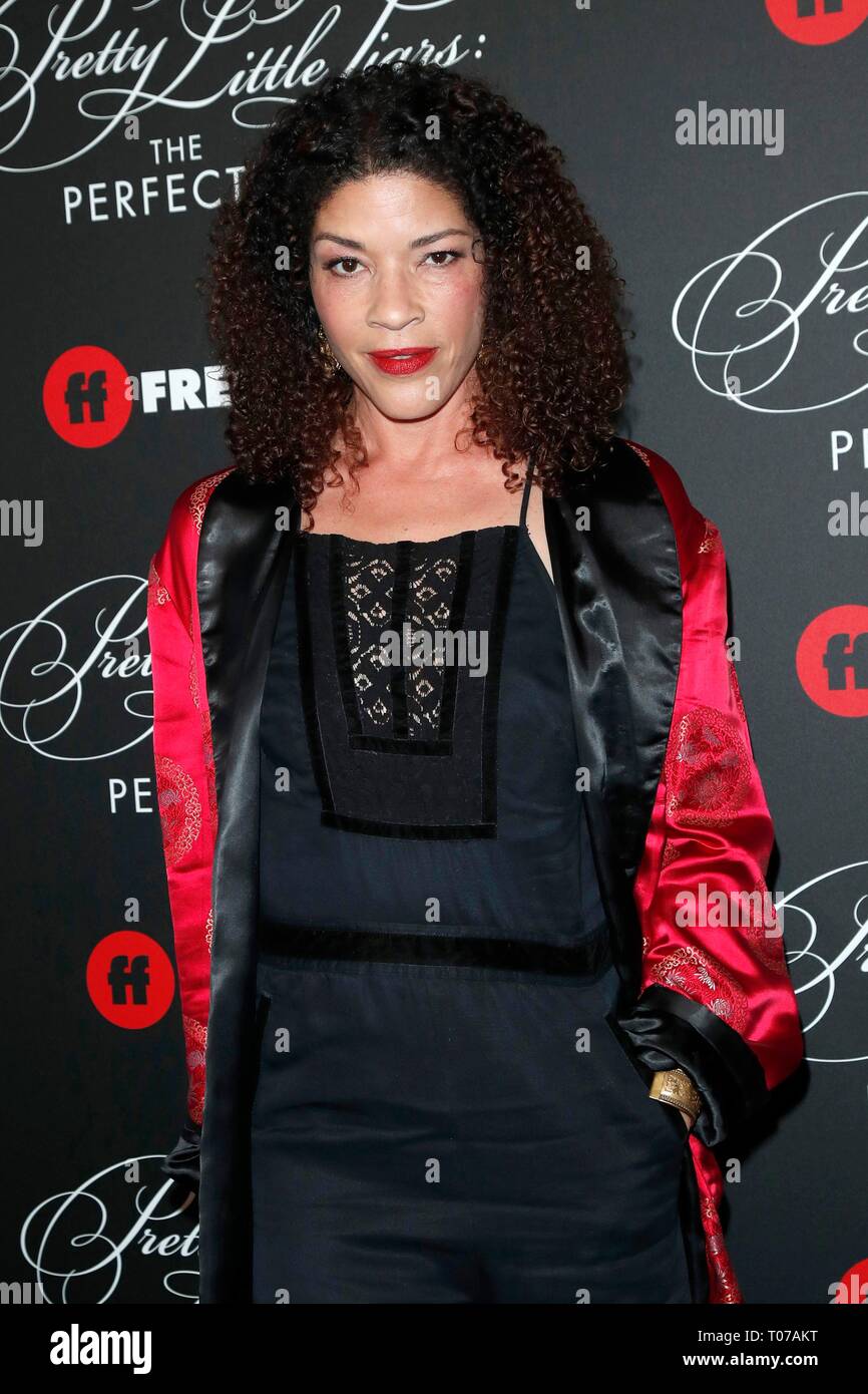 Klea Scott Biography