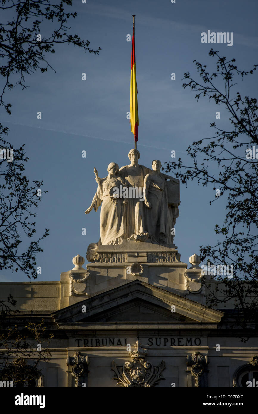 Edificio de fachada exterior hi-res stock photography and images - Alamy