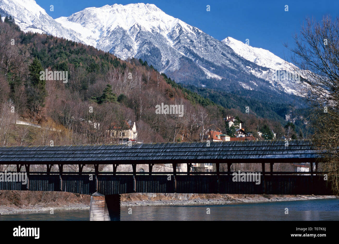 Covered pedestrian bridge hi-res stock photography and images - Alamy
