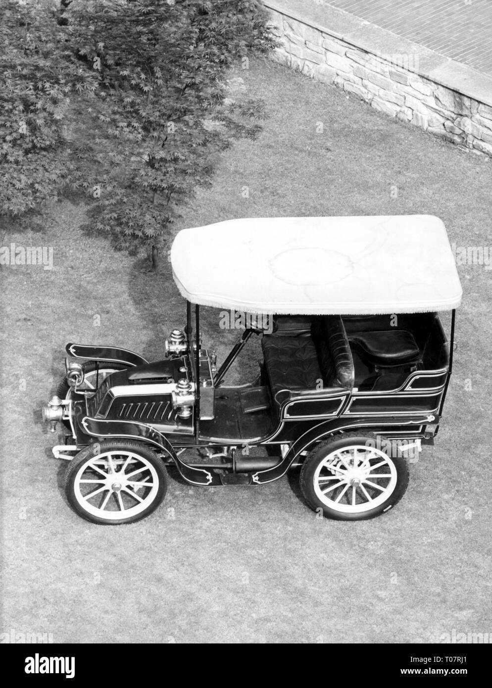 1902 darracq car hi-res stock photography and images - Alamy