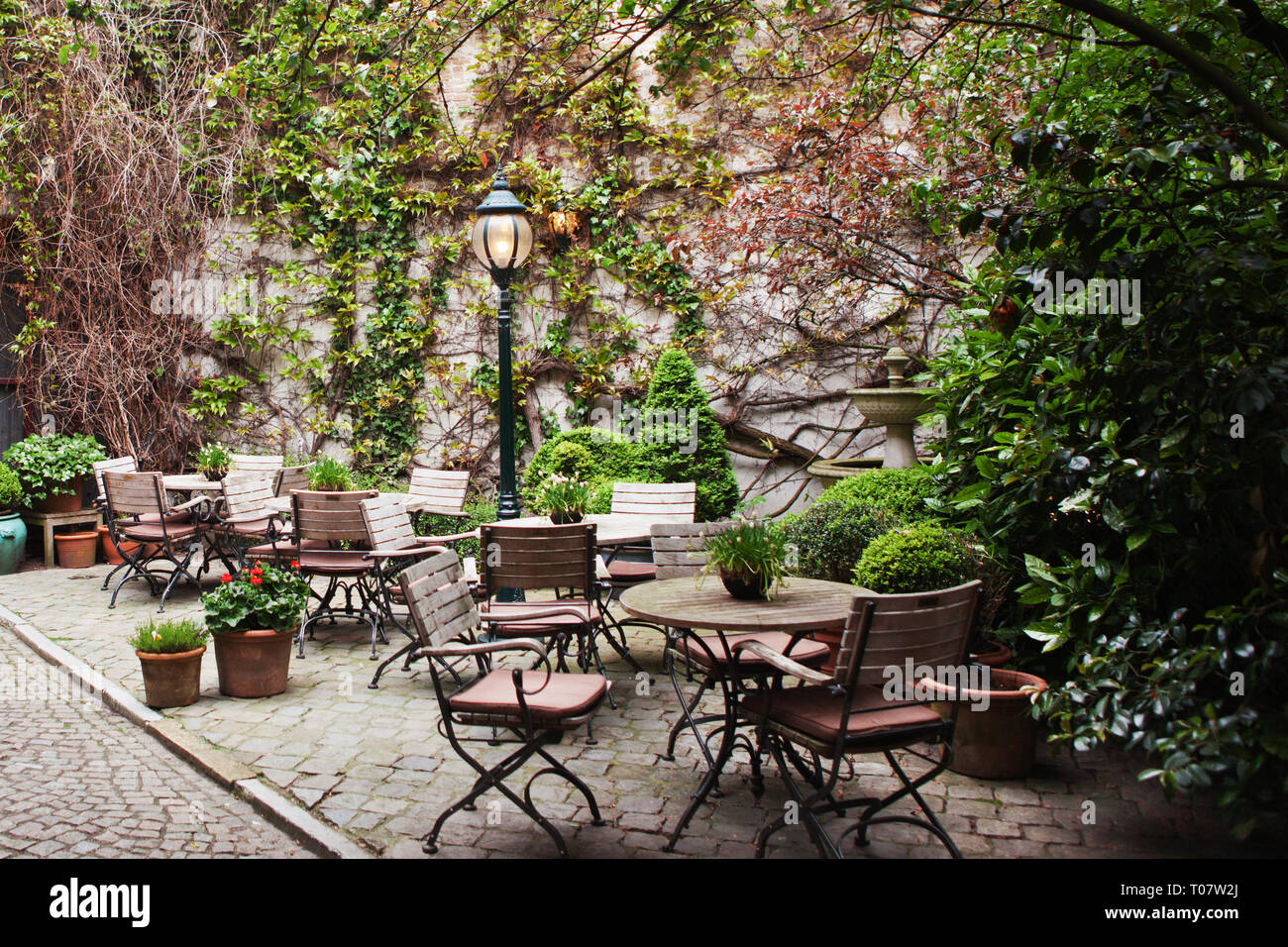 Outdoor dining menu wall hi-res stock photography and images - Alamy