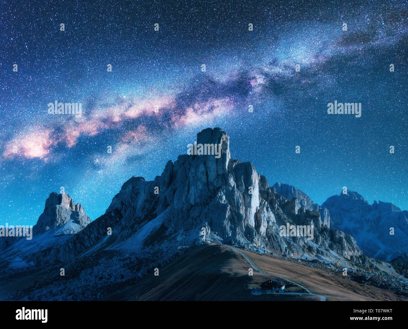 Night sky stars buildings hi-res stock photography and images - Alamy