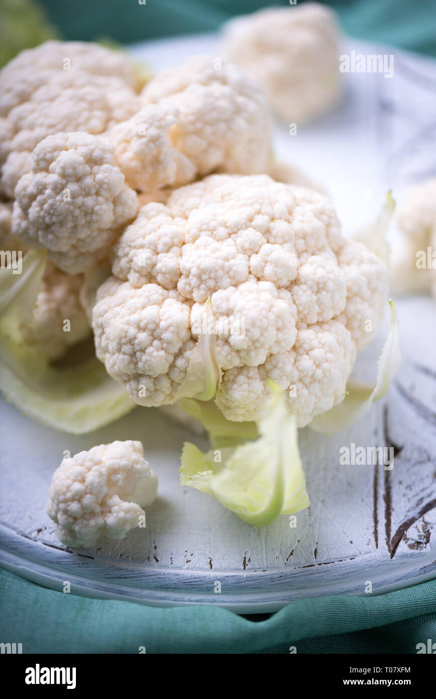 fresh whole cauliflower Stock Photo - Alamy