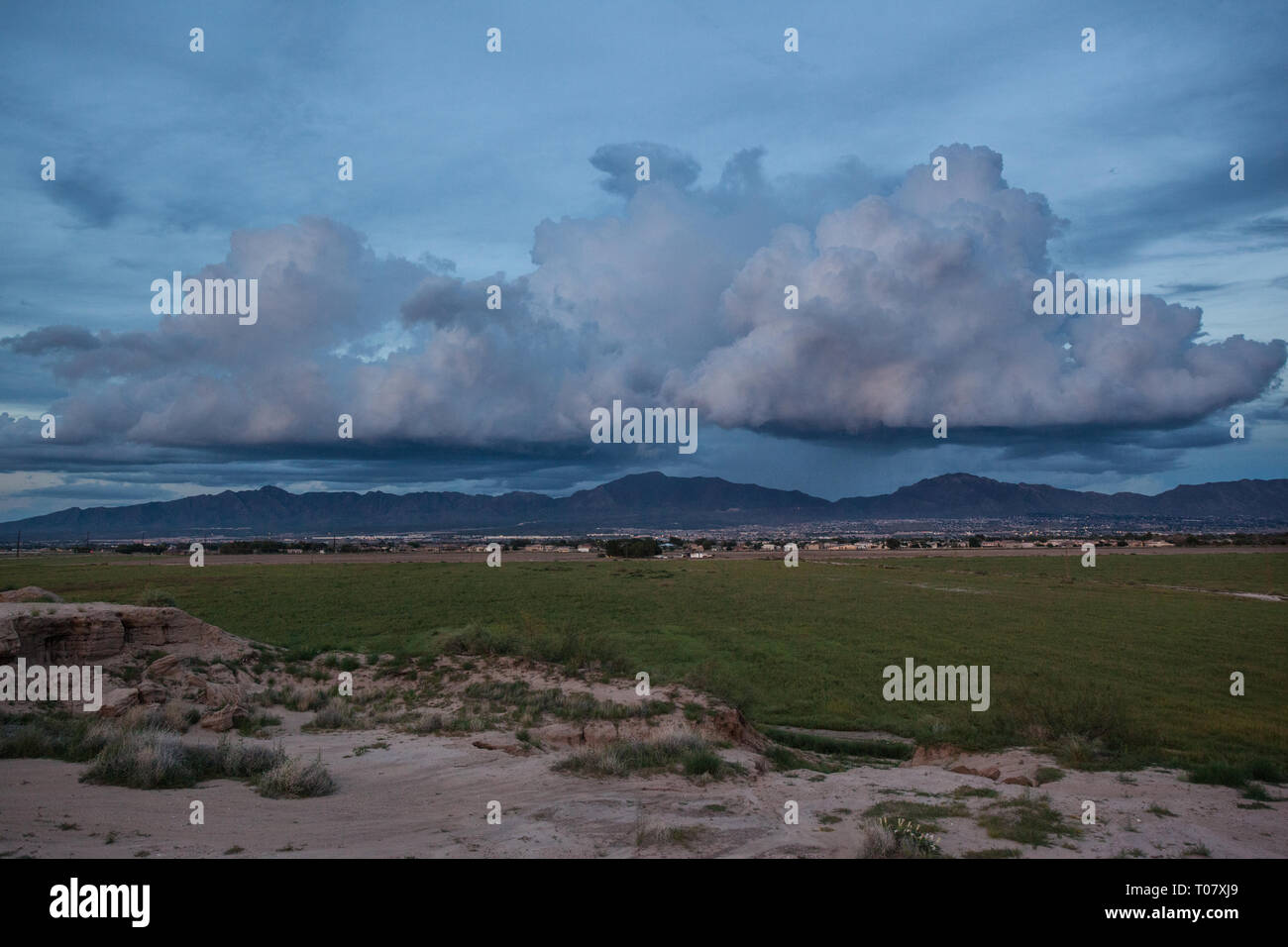 Orographic clouds hi-res stock photography and images - Alamy