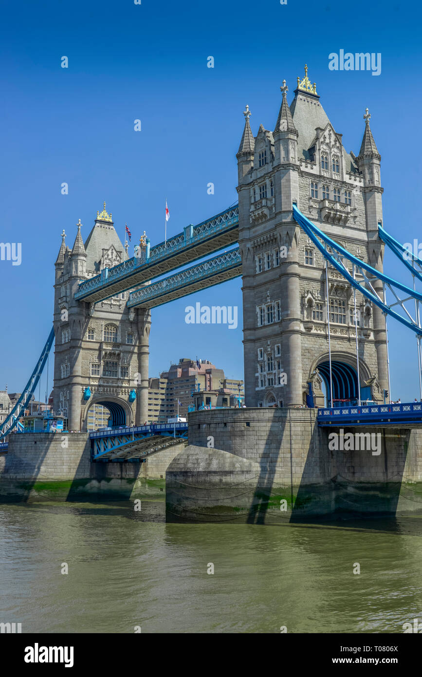 Bridges of britain hi-res stock photography and images - Alamy