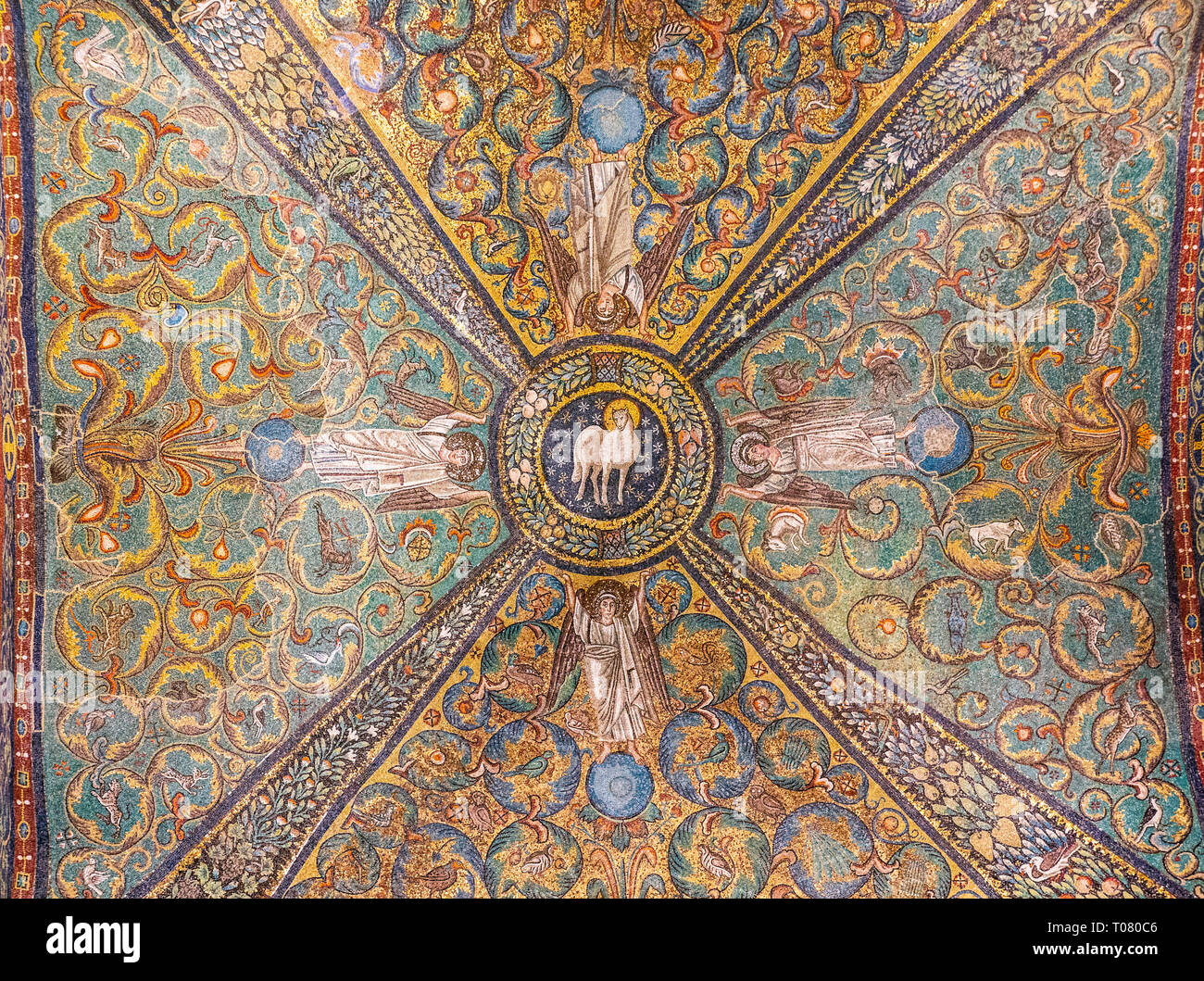 Ravenna byzantine mosaics hi-res stock photography and images - Alamy