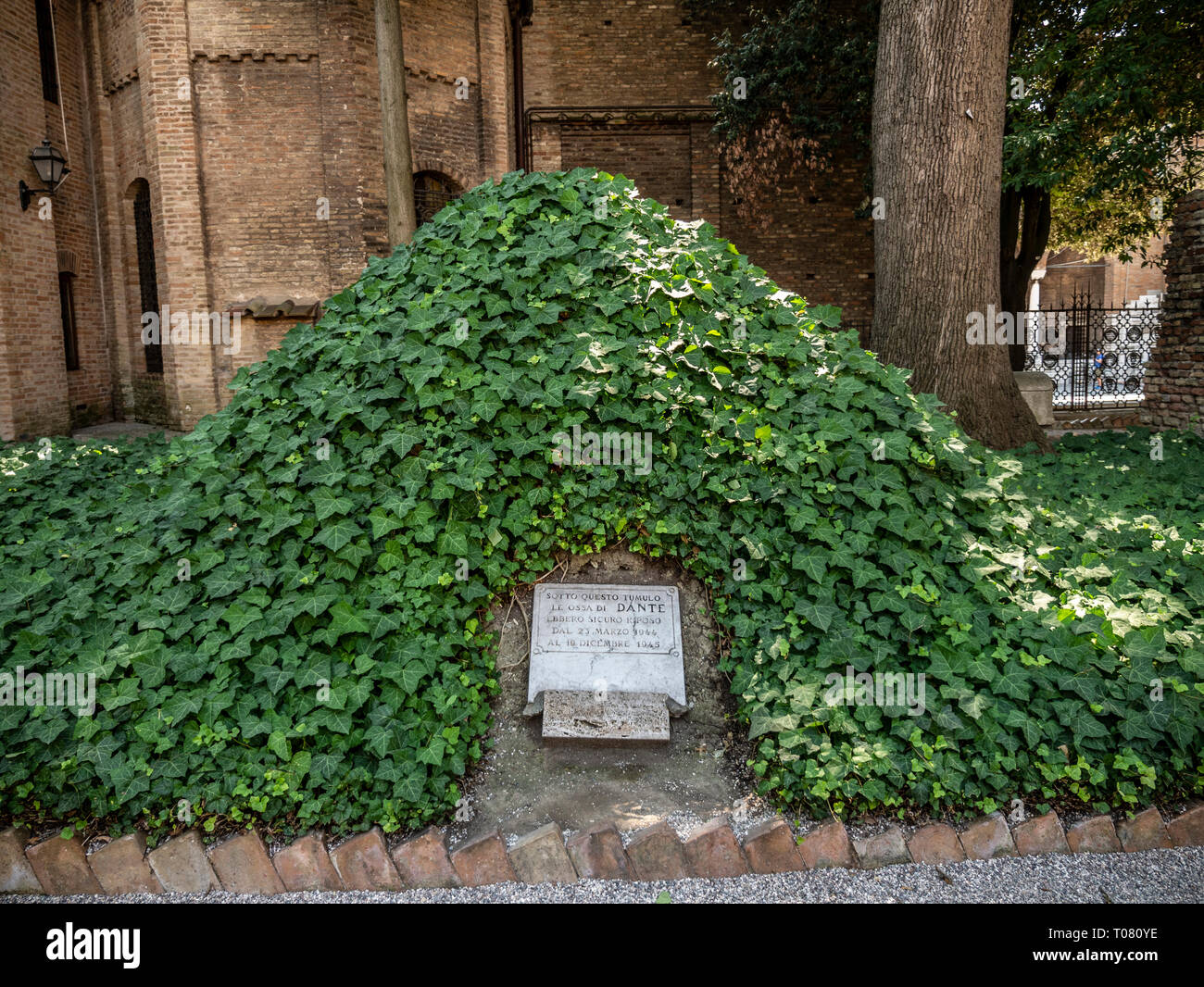 Italy, Emilia Romagna, Ravenna, the Dante Alighieri tomb Stock Photo ...