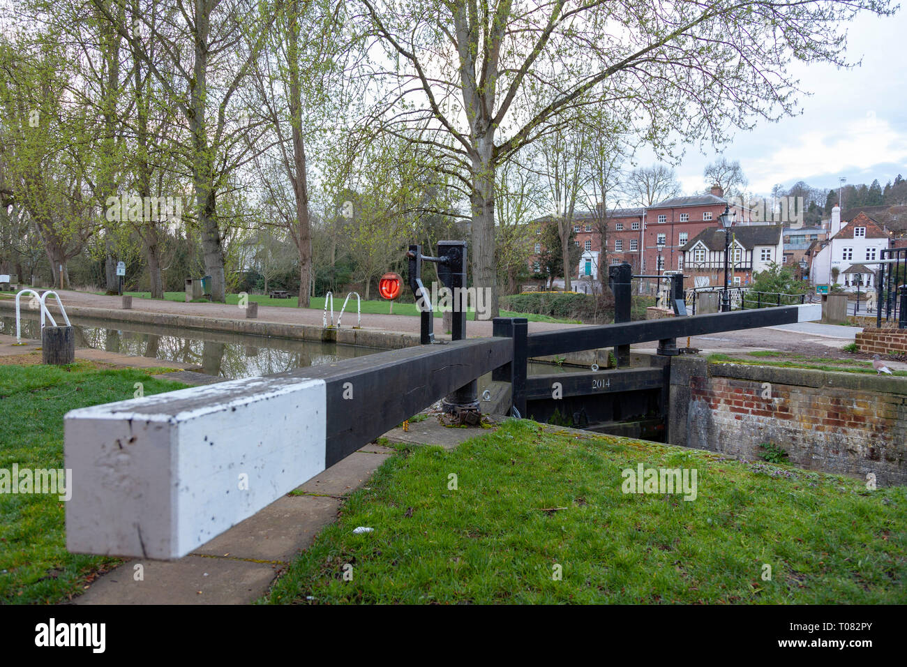 Millmead lock hi-res stock photography and images - Alamy