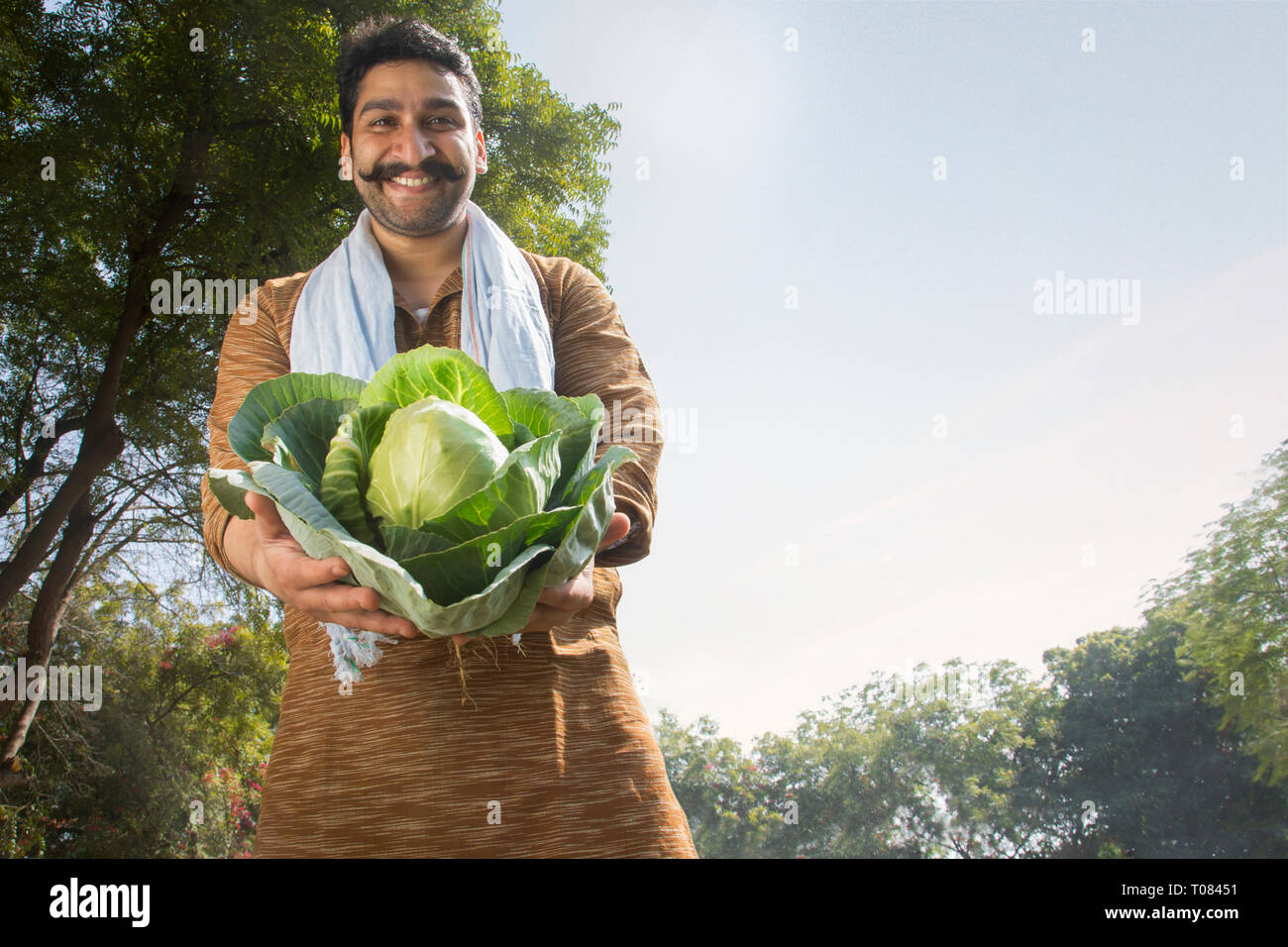 Cauliflower farmer indian hi-res stock photography and images - Alamy