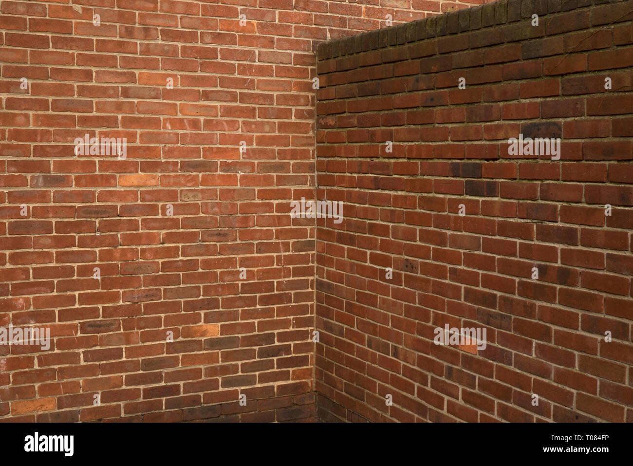 Red brick walls hi-res stock photography and images - Alamy