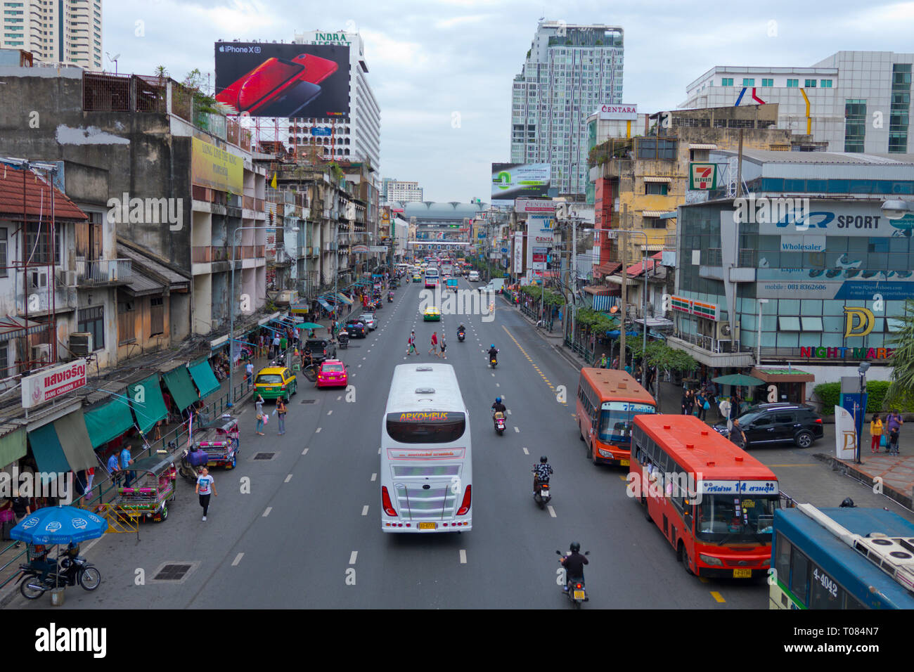 Ratchaprarop Road, Ratchathewi, Bangkok, Thailand Stock Photo - Alamy