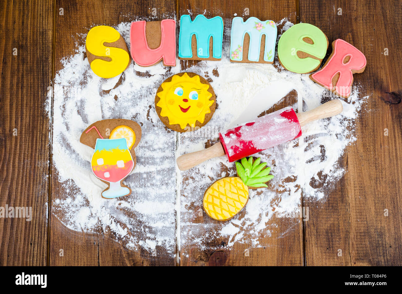 Homemade gingerbread with summer theme Stock Photo - Alamy