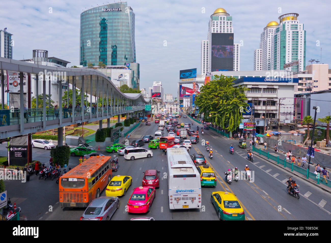 Thanon ratchadamri hi-res stock photography and images - Alamy