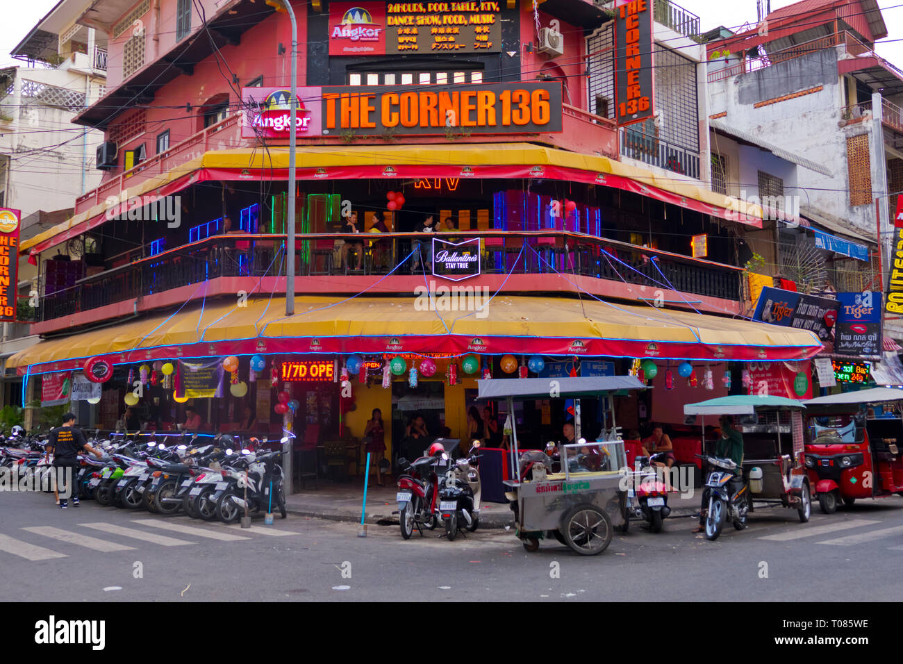 The corner 136 bar hi-res stock photography and images - Alamy