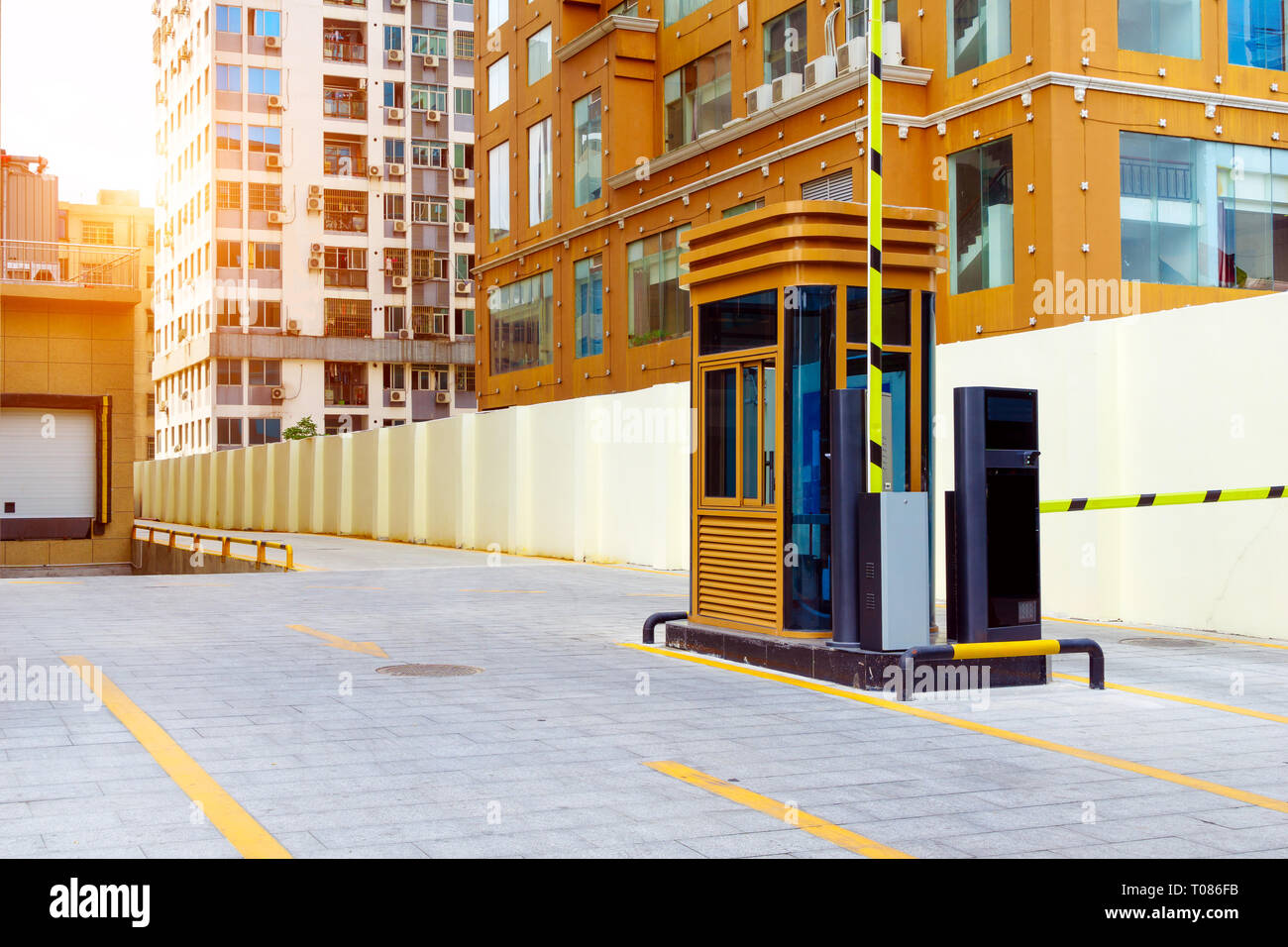 Underground parking ramp hi-res stock photography and images - Alamy