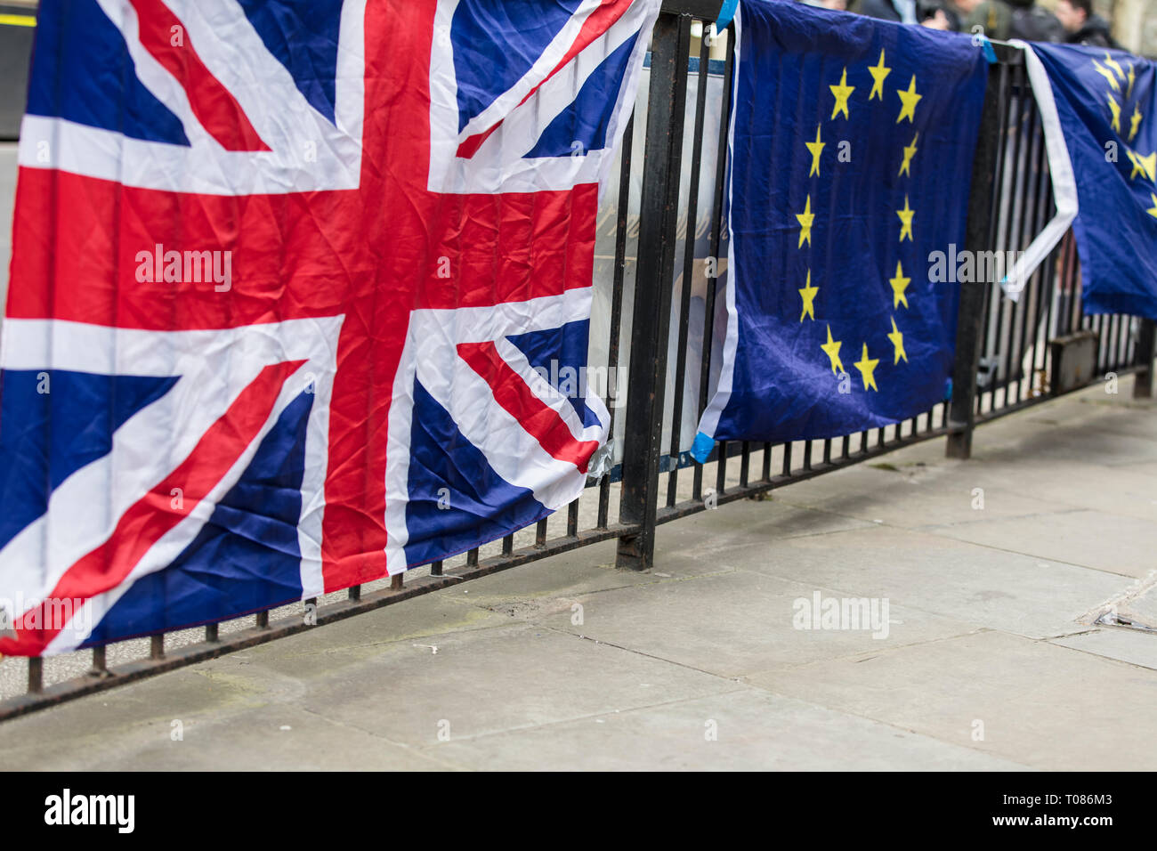 Flags side by side hi-res stock photography and images - Alamy