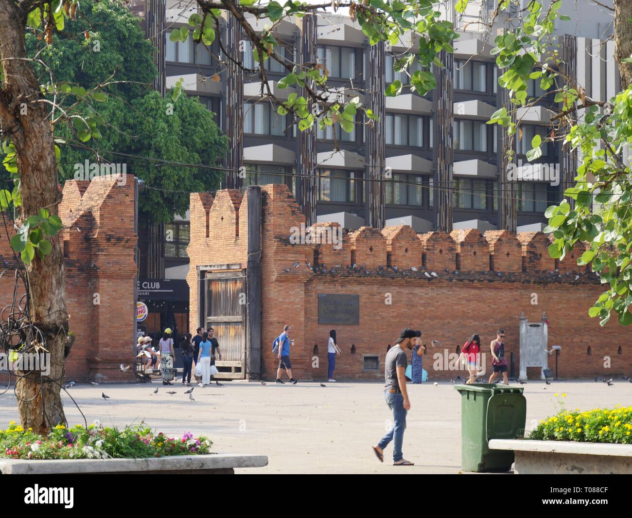 CHIANG MAI, THAILAND—MARCH 2018: Wide shot of the Tha Phae Gate from ...