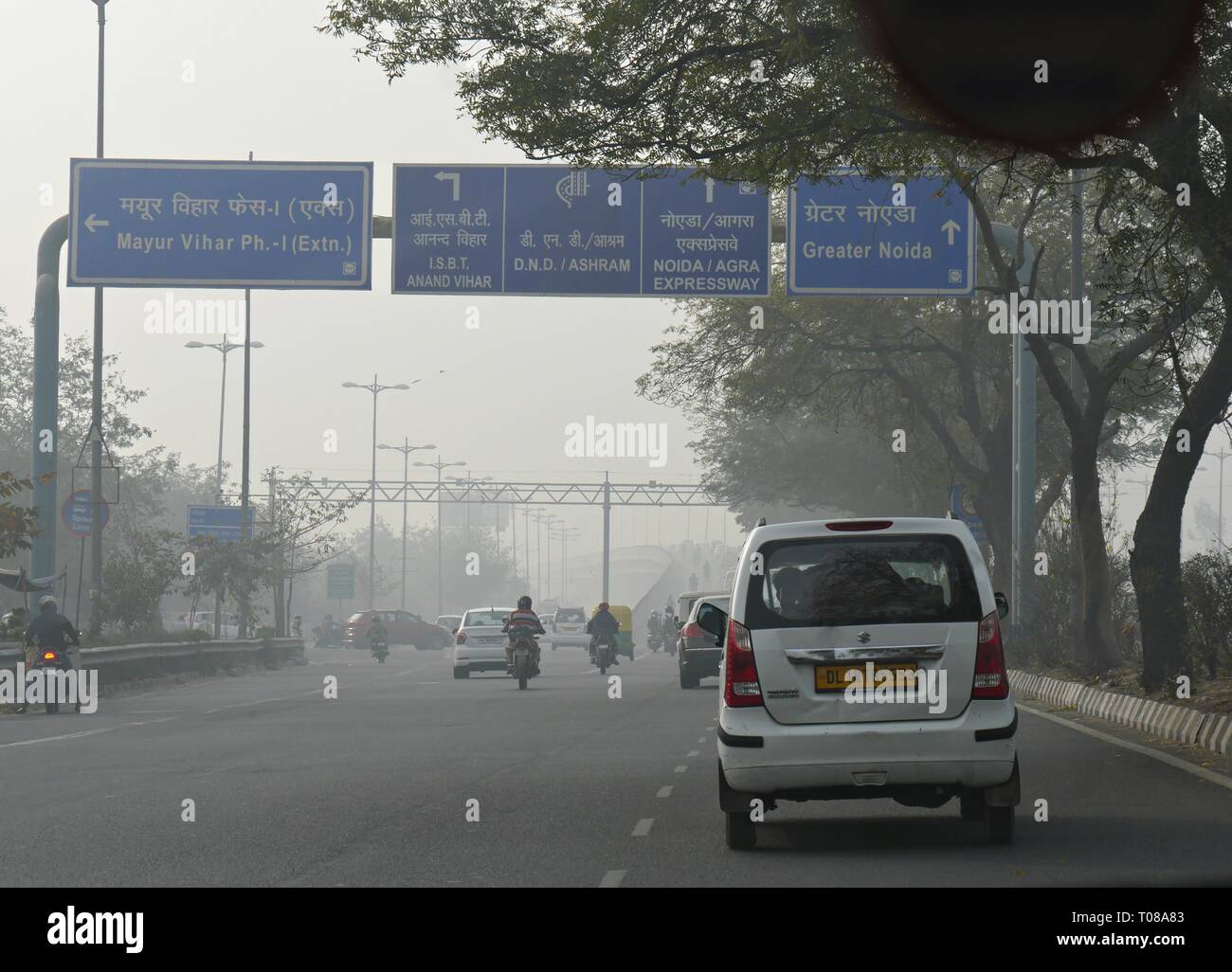 New delhi street signs hi-res stock photography and images - Alamy