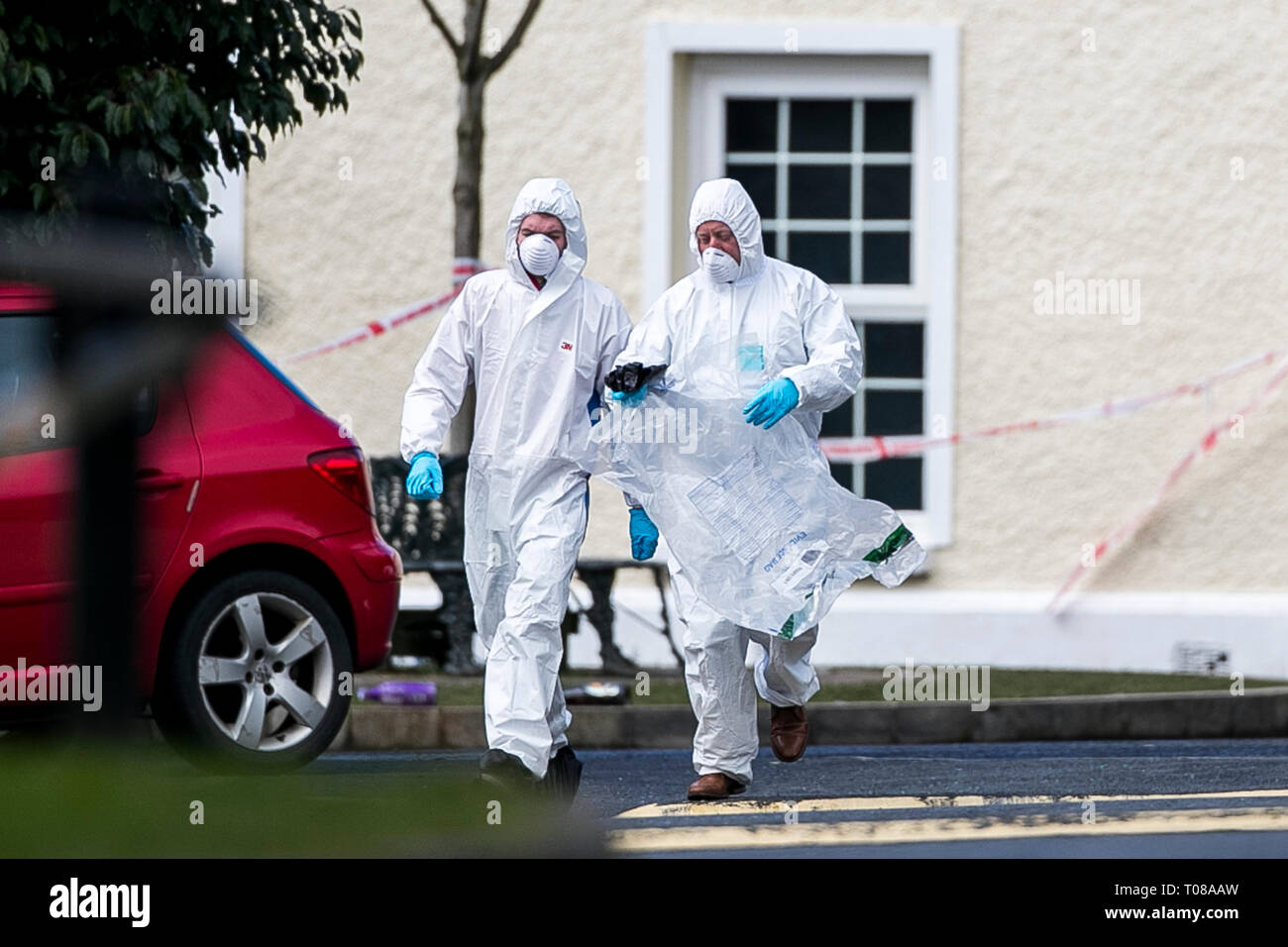 Psni forensic officers at the greenvale hotel in cookstown hi-res stock ...