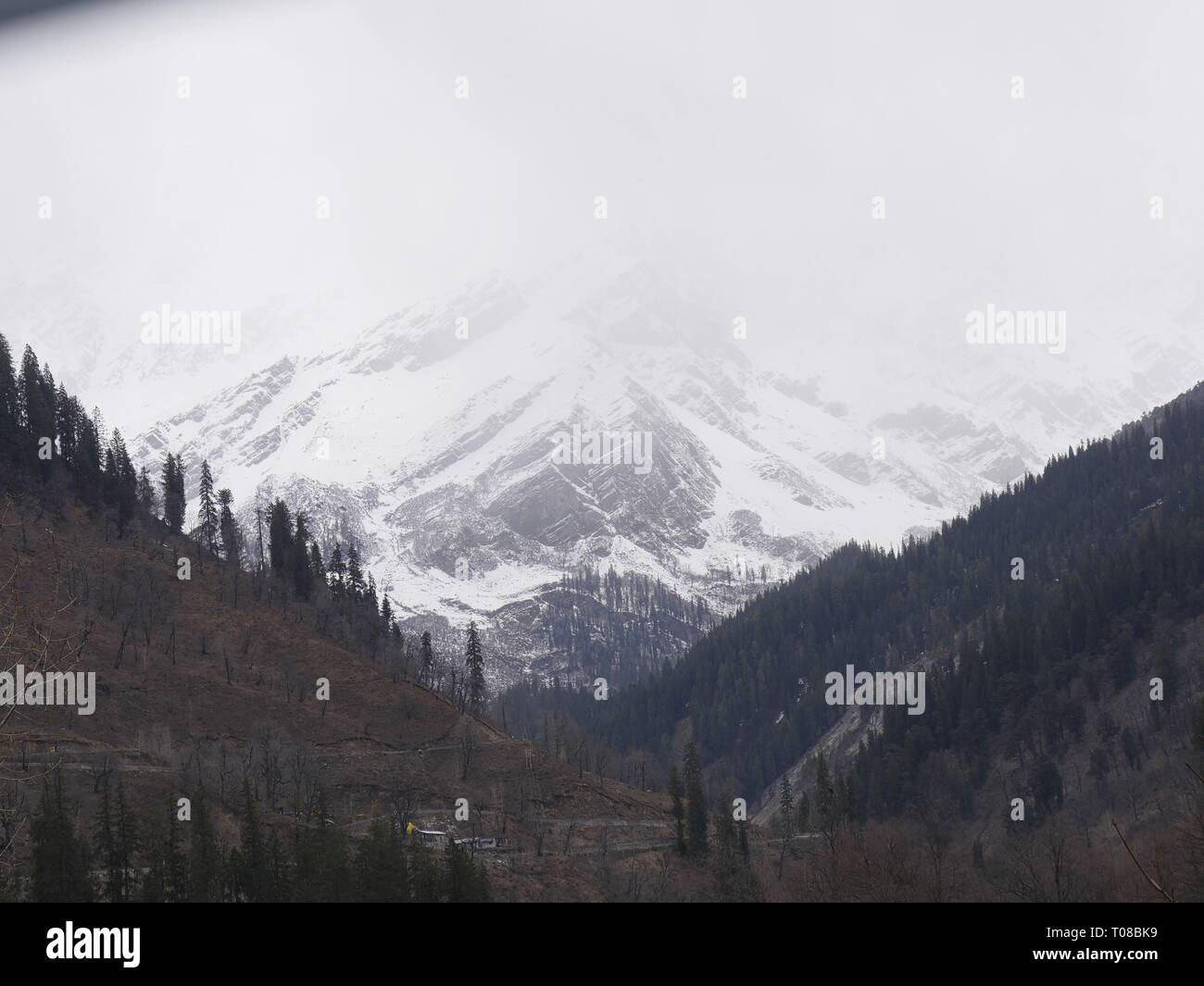 SOLANG VALLEY, HIMACHAL PRADESH—MARCH 2018: Snow-covered Himalayan ...