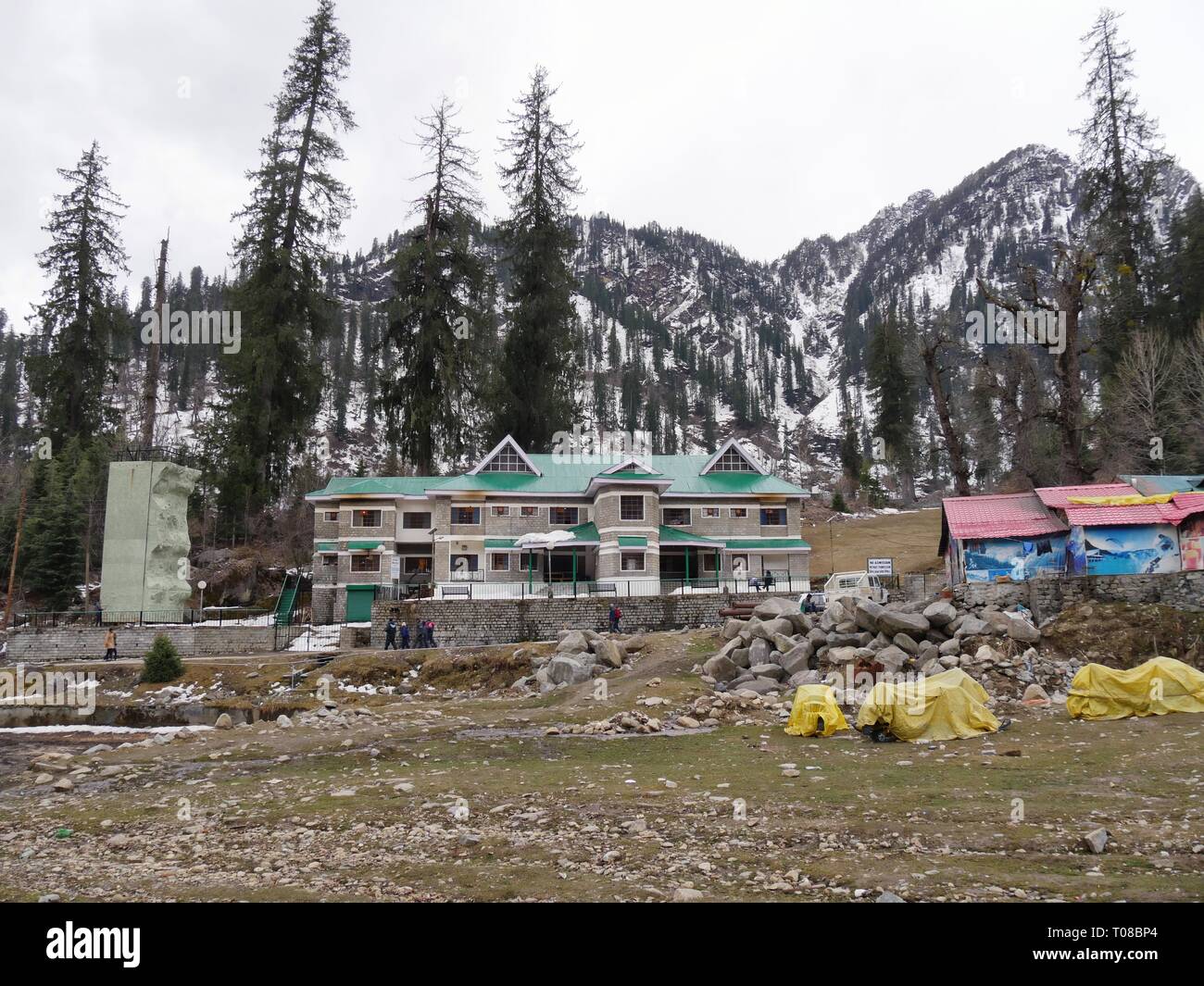 SOLANG VALLEY, HIMACHAL PRADESH—MARCH 2018: Wide shot of resort ...