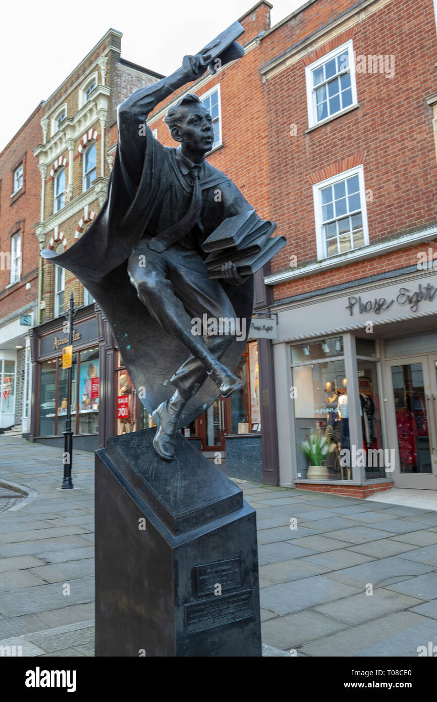 Guildford statue high street hi-res stock photography and images - Alamy