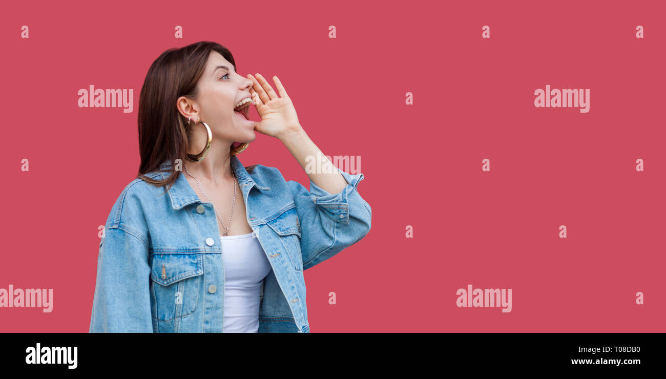 Side profile girl shouting hi-res stock photography and images - Alamy