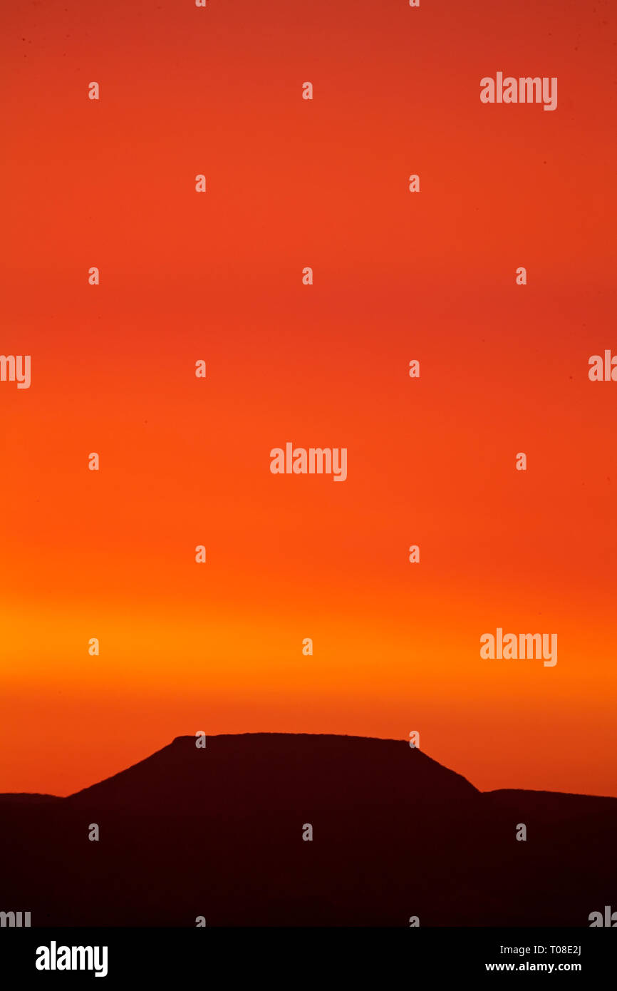 Blood red sunrise hi-res stock photography and images - Alamy