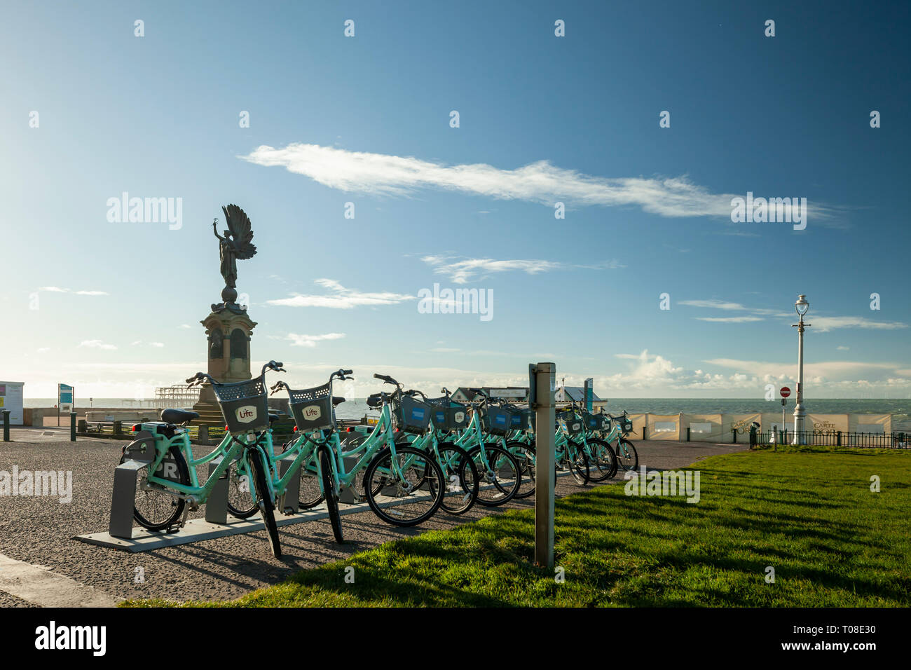 Hove seafront landscape hi-res stock photography and images - Alamy