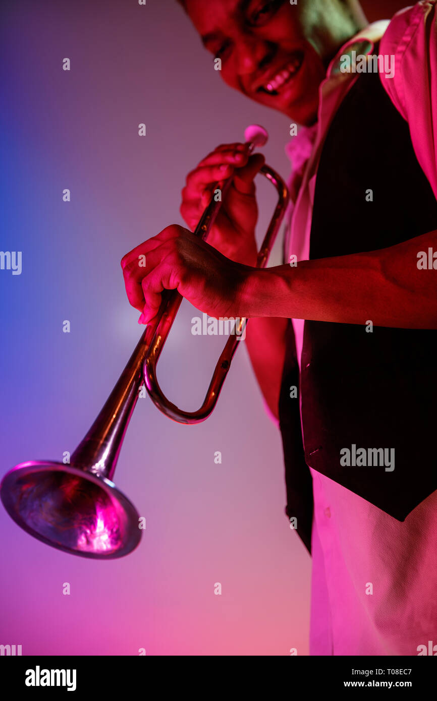 Black male trumpet player hi-res stock photography and images - Alamy