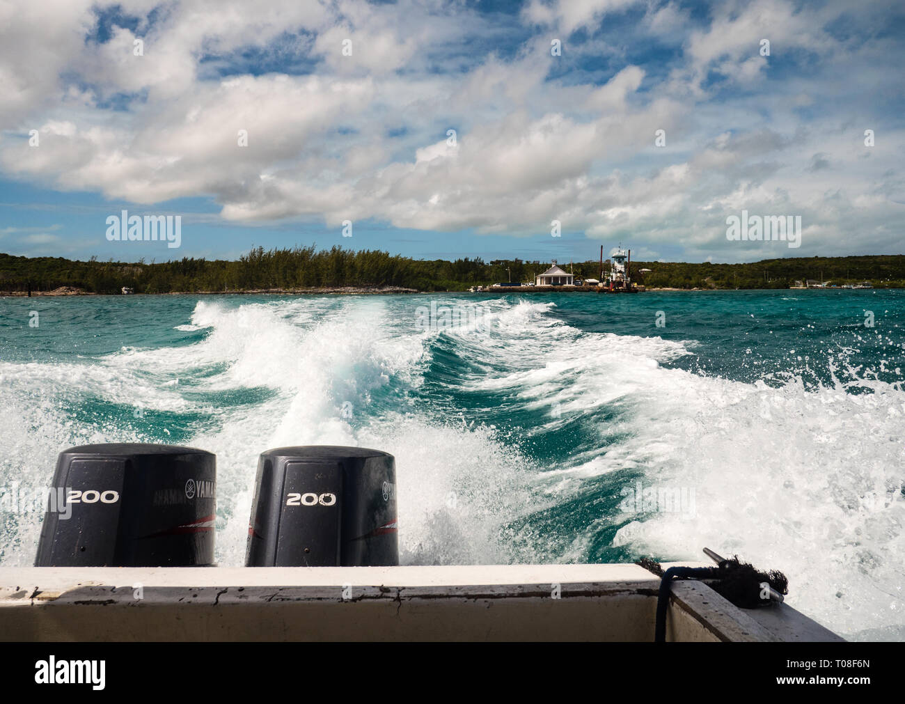 Engines of Power Boat, Travelling to Dunmore Town, Harbour Island ...