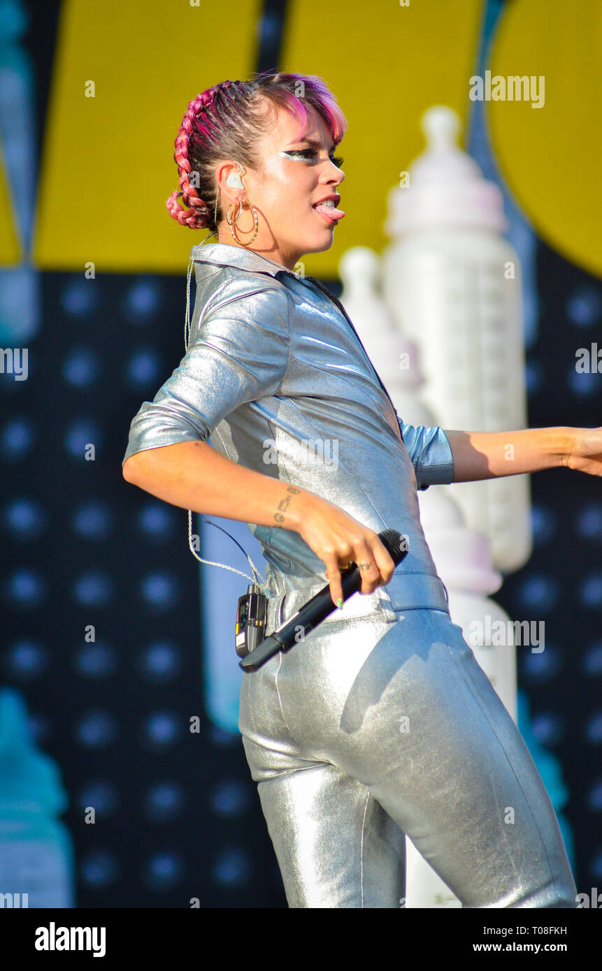 Lily Allen, V2014, Hylands Park, Chelmsford, Essex, Britain - 17 Aug ...