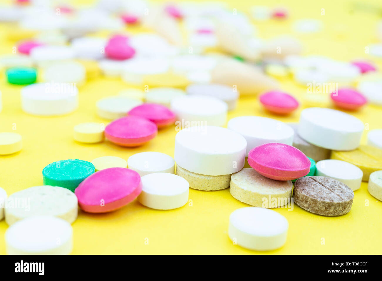 Assorted pharmaceutical medicine pills, tablets and capsules over ...