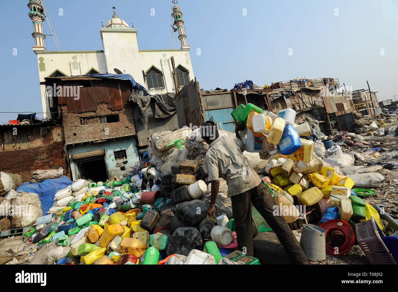 Dharavi mumbai building hi-res stock photography and images - Alamy