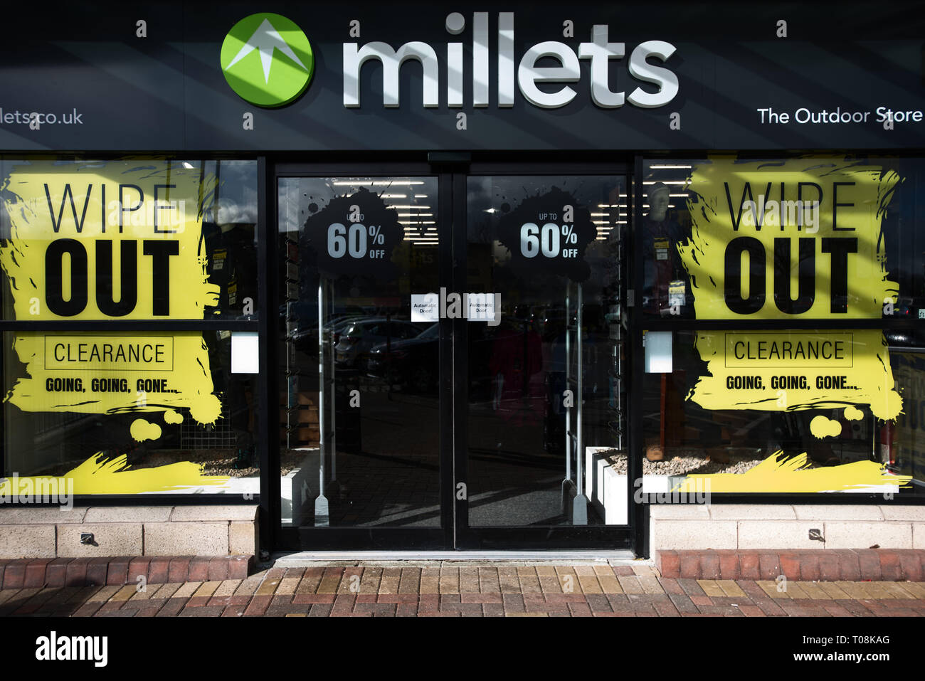 Outdoor store hi-res stock photography and images - Alamy