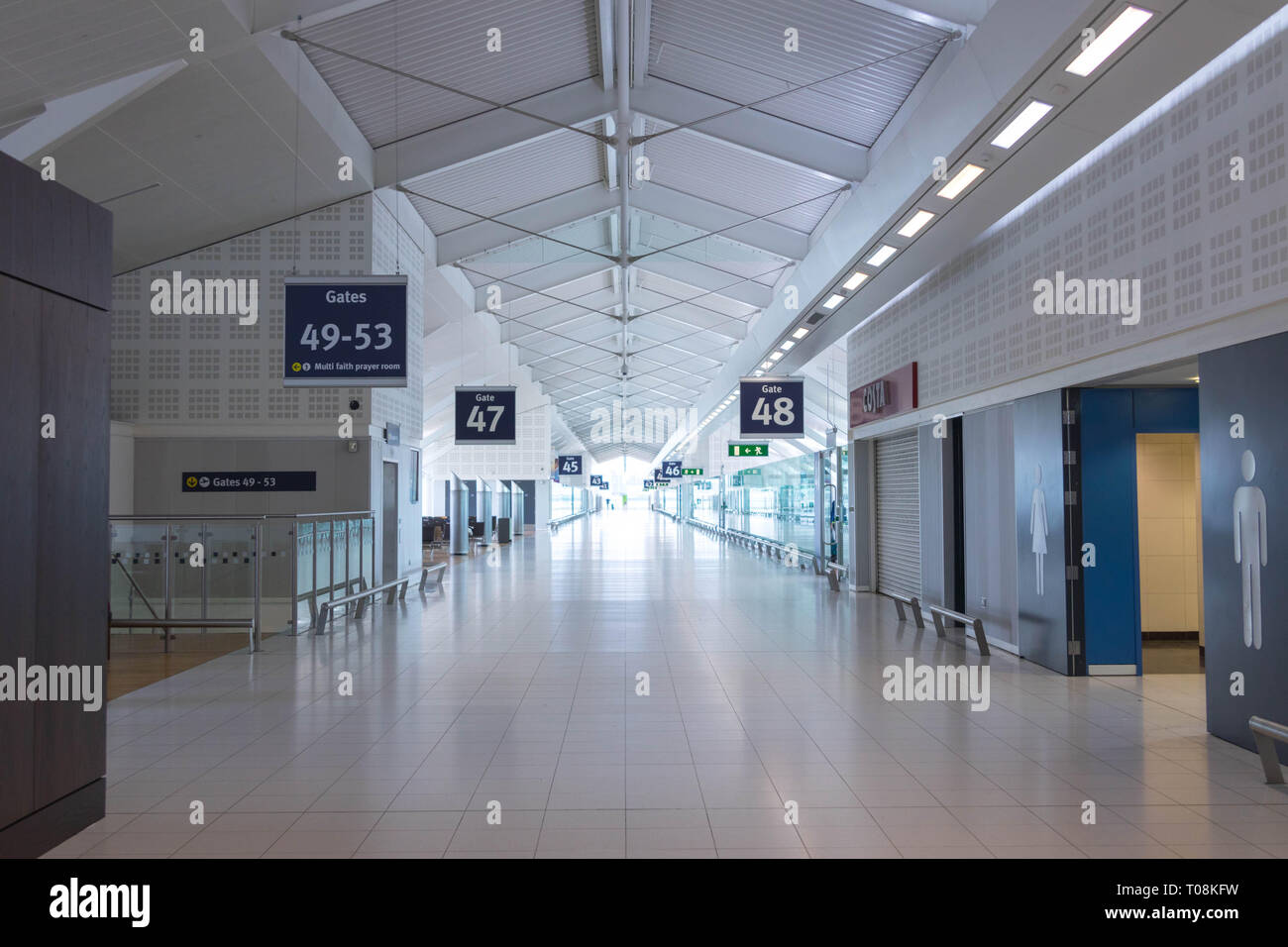 Birmingham airport arrivals hi-res stock photography and images - Alamy