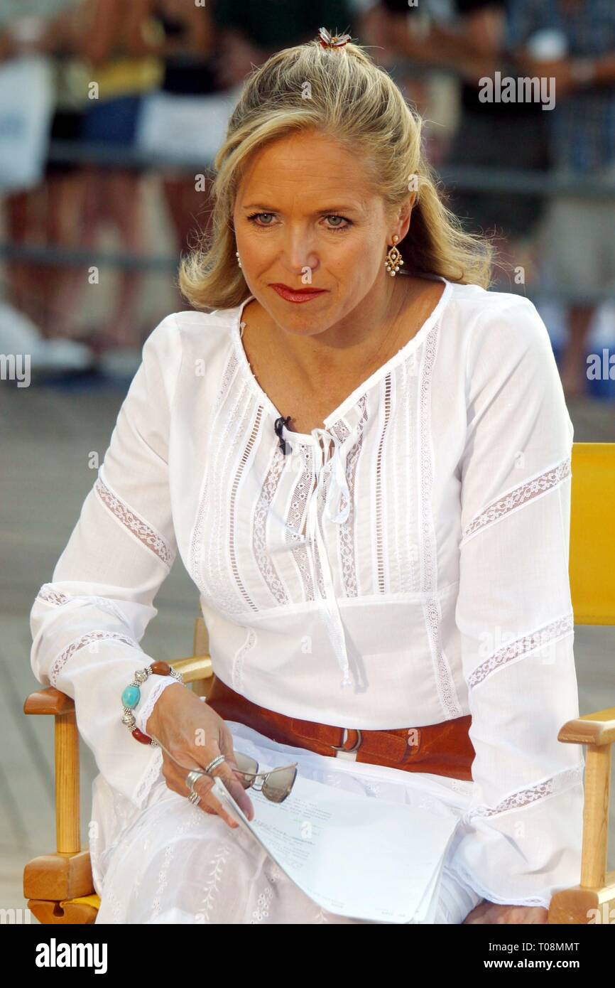Katie couric show hi-res stock photography and images - Alamy