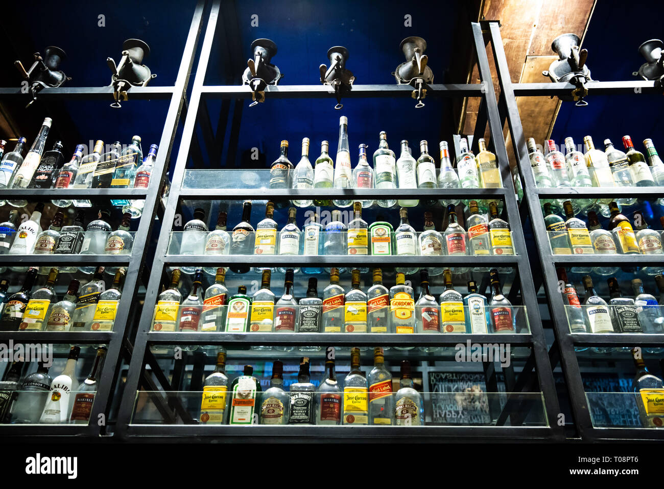 Drinks Display And Bar Stock Photos & Drinks Display And Bar Stock ...