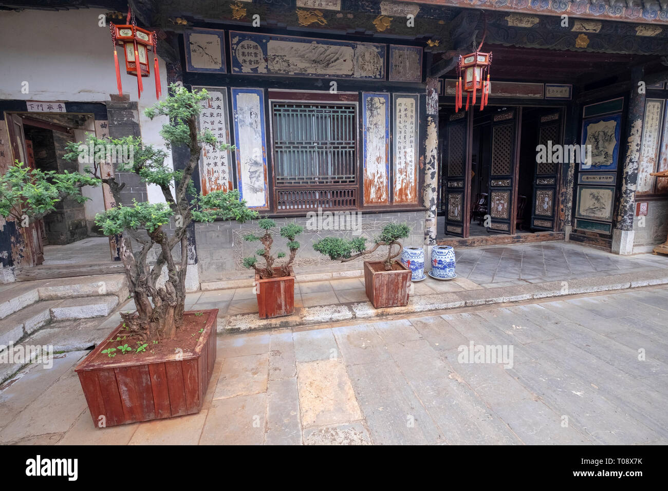 Interior courtyard, Zhu Family house, Jianshui Ancient Town, Yunnan ...