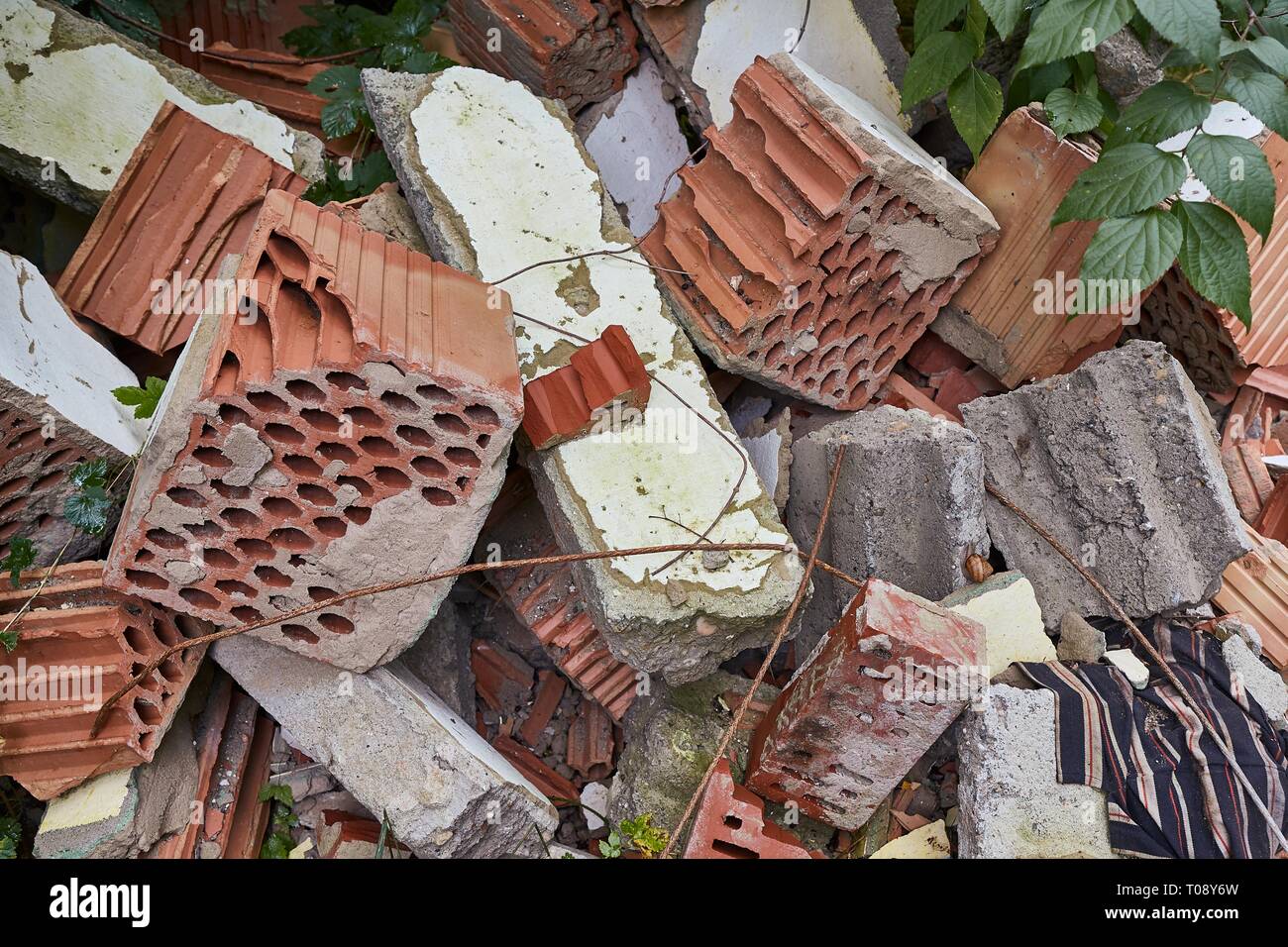 Demolition debris destroy hi-res stock photography and images - Alamy