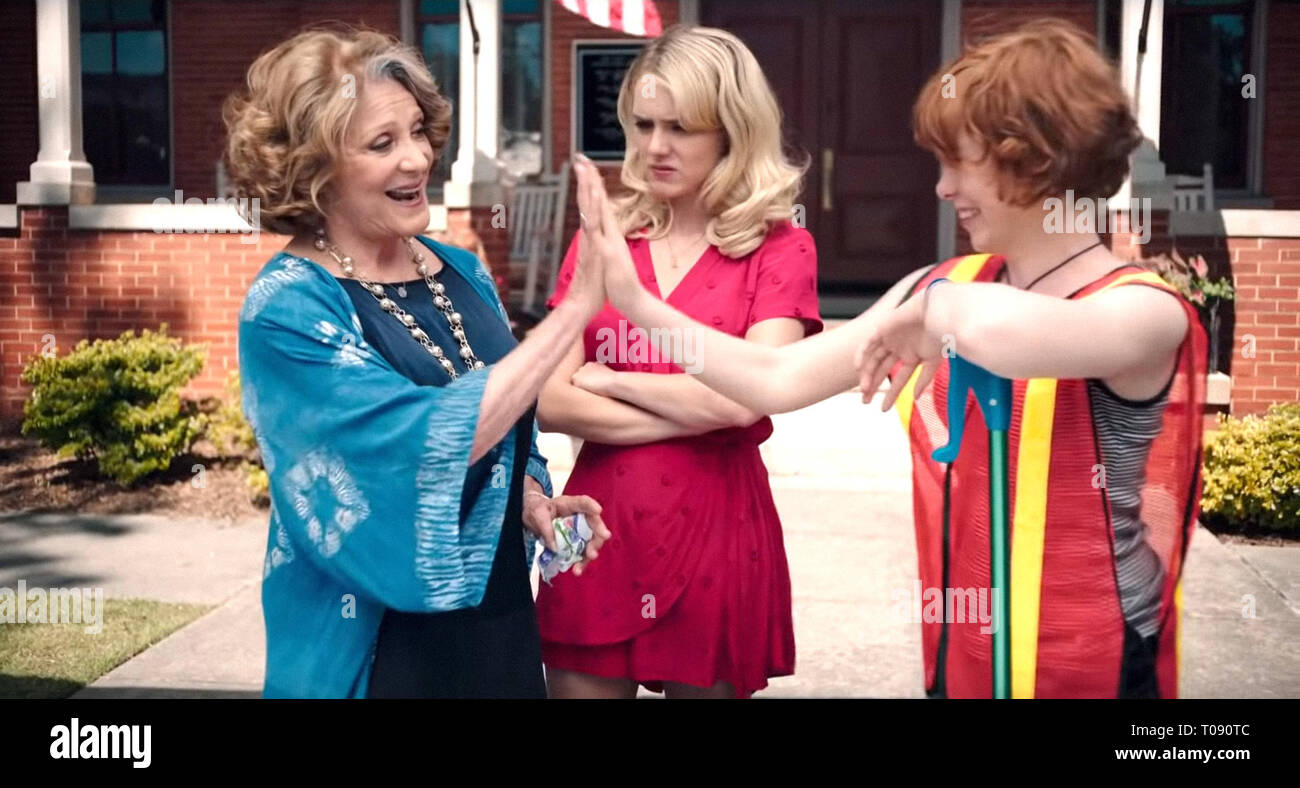 NANCY DREW AND THE HIDDEN STAIRCASE, from left: Linda Lavin, Laura ...
