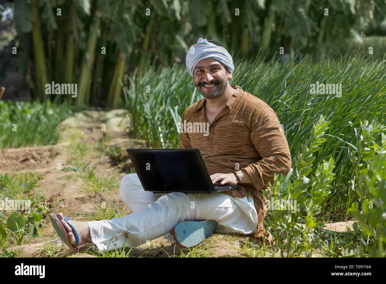 Computer village hi-res stock photography and images - Alamy