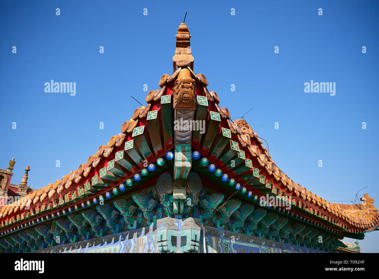 Detail of Buddhist Temple roof Stock Photo - Alamy