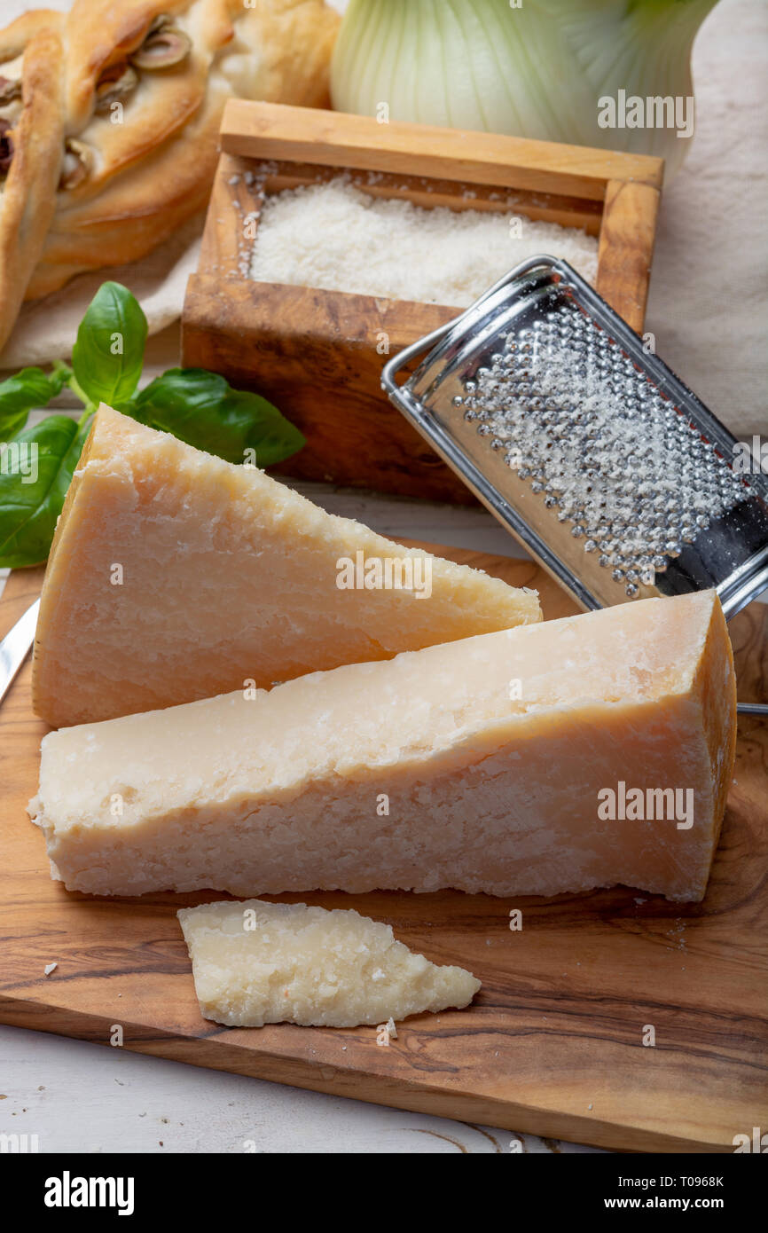 Original italian cheese, aged Parmesan cow milk cheese, pieces and ...