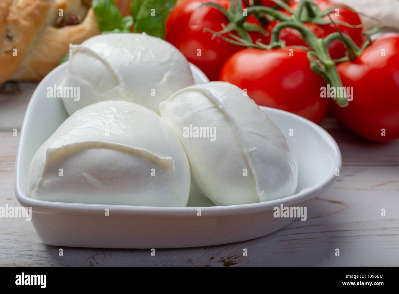 Mozzerella ball hi-res stock photography and images - Alamy
