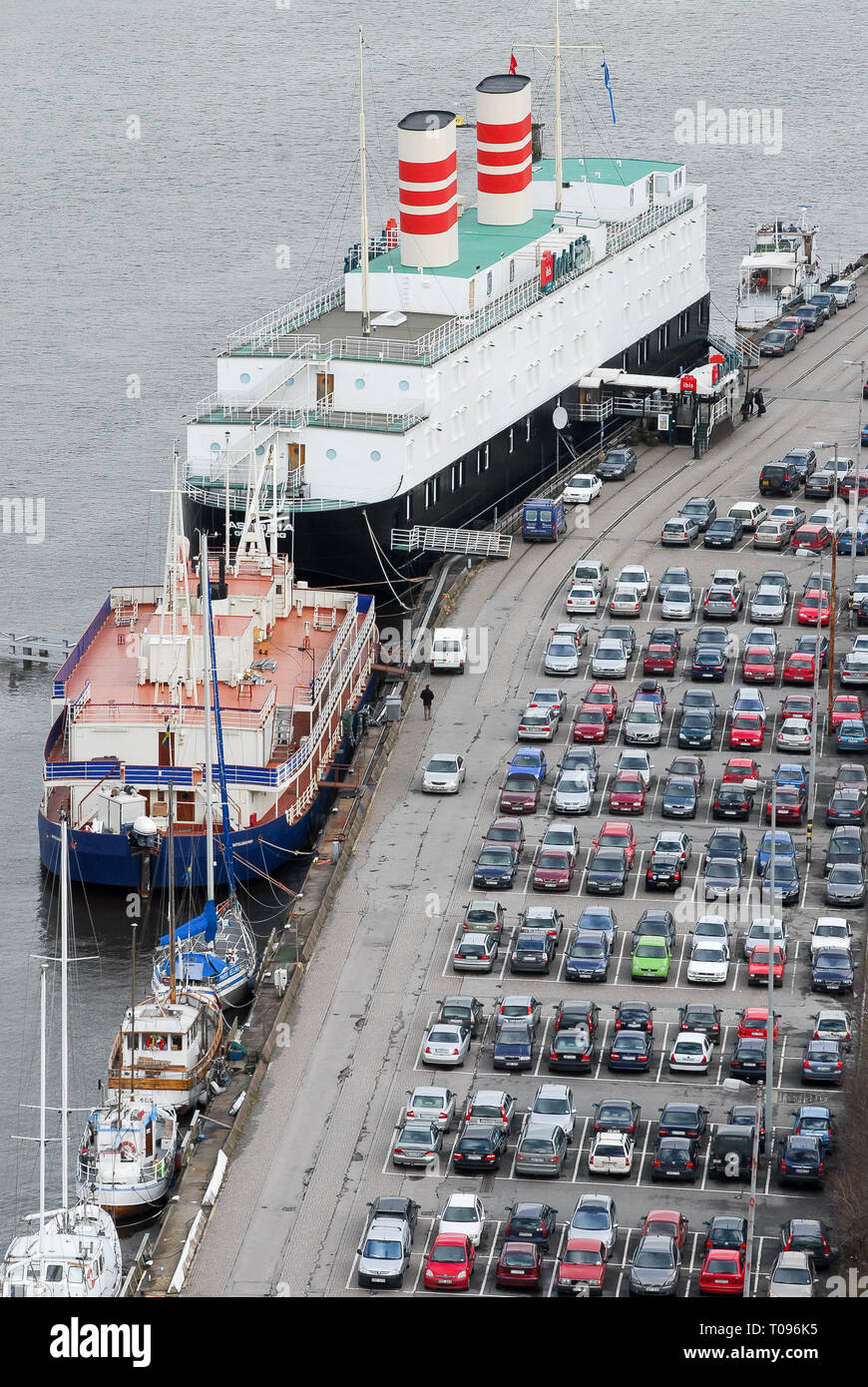 Hotel Ibis (Good Morning Hotels) and Göta älv (River of the Geats) seen ...