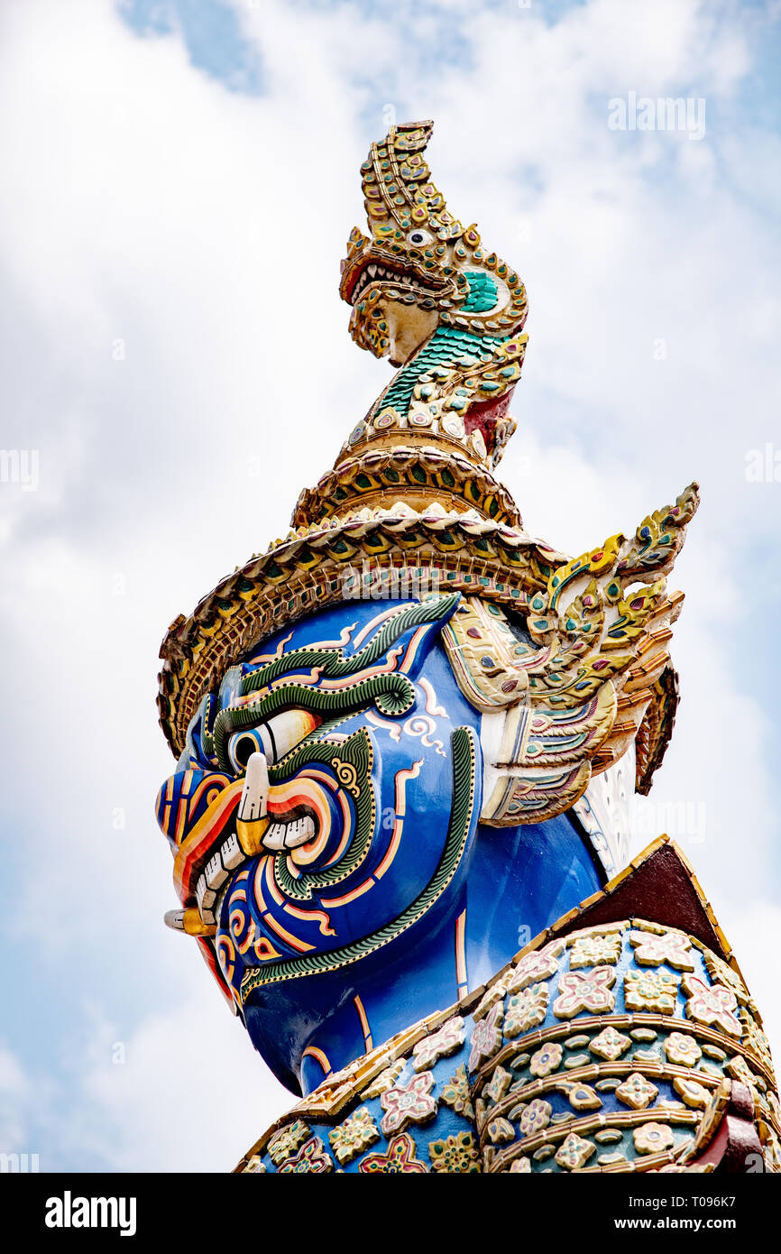 thailand golden statue Stock Photo - Alamy